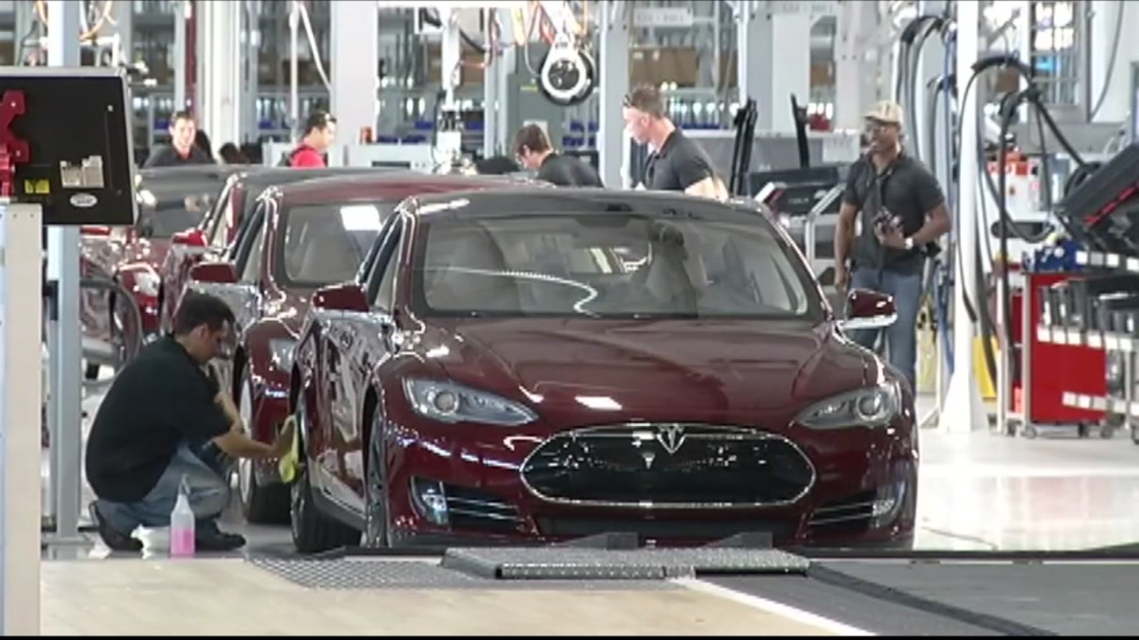 Consumer Catch-up: Tesla Model 3 fix, sunscreen pill warning, Amazon ...