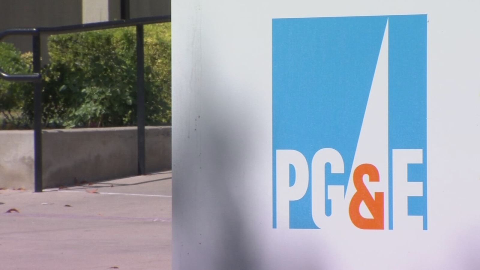 Scam Alert: Valley resident records call saying his PG&E service is ...