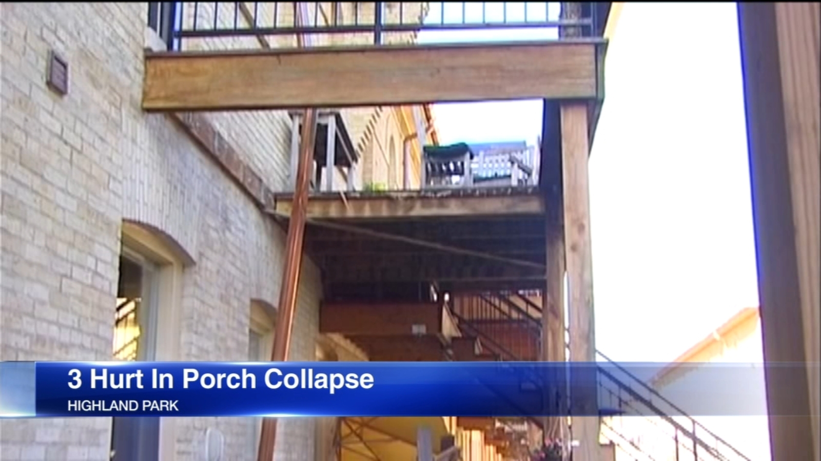 3 injured in Highland Park porch collapse - ABC7 Chicago