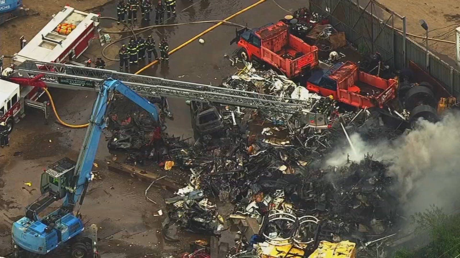 Junkyard fire disrupts service on LIRR - ABC7 New York