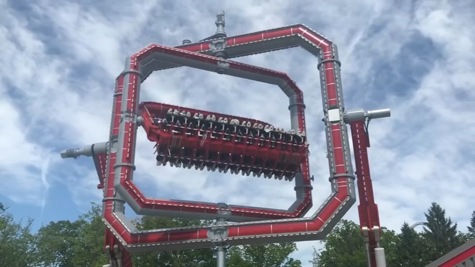 Six Flags Great Adventure opens 7-story CYBORG Cyber Spin - 6abc ...