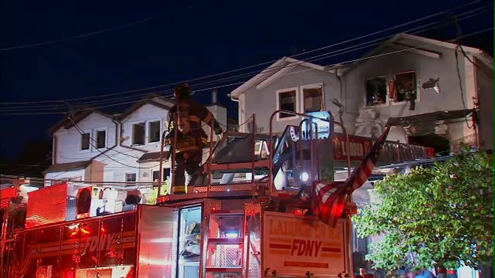 Massive fire rips through multiple buildings on Staten Island, 20 ...