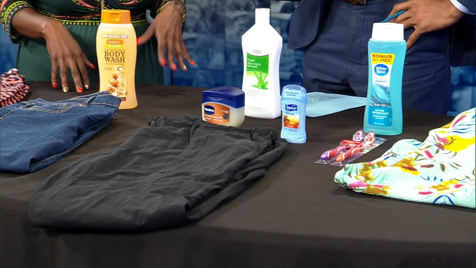 Clothing drive aims to help homeless in Chicago, Louisville - ABC7 Chicago
