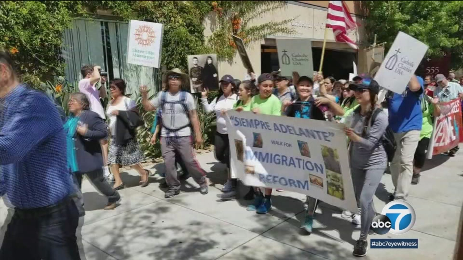 DTLA mass shows support for immigrant community - ABC7 Los Angeles