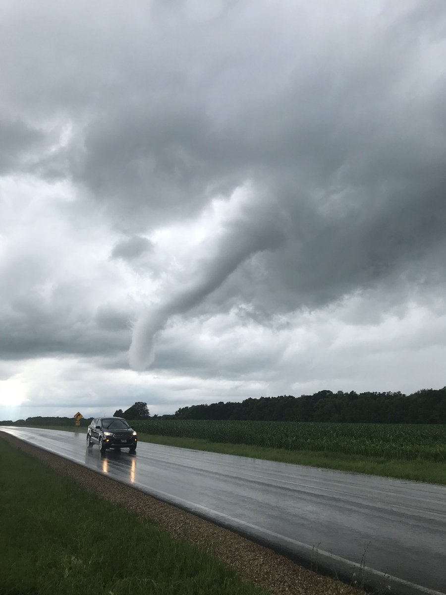 Chicago Weather: Funnel cloud touchdowns reported in Manhattan; storms ...
