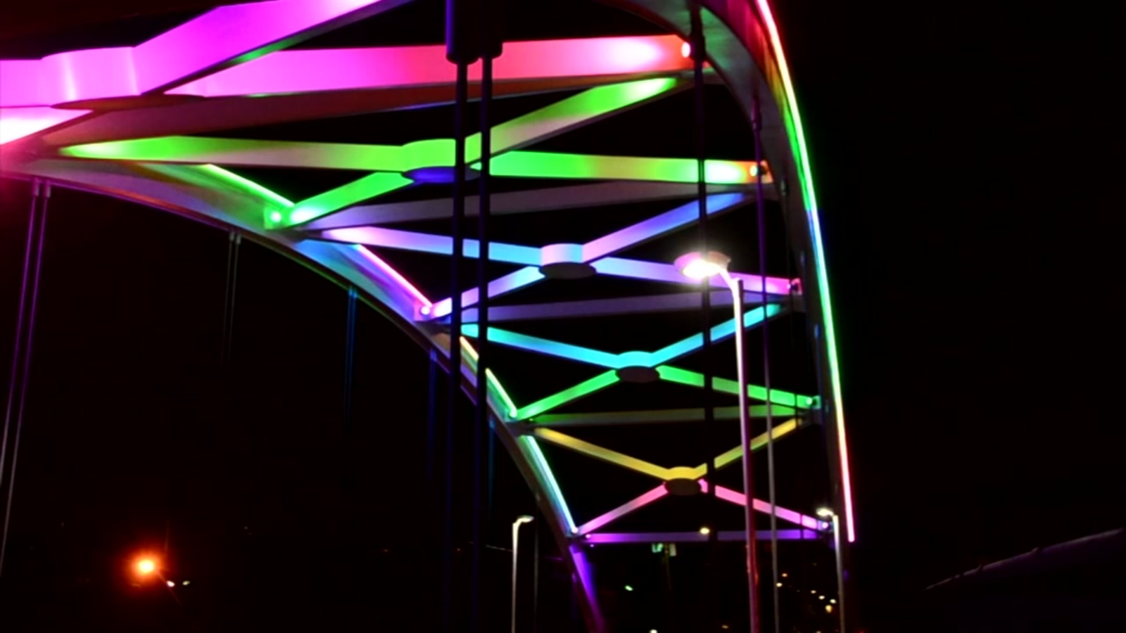 Houston's light show: the Montrose bridge lights - ABC13 Houston