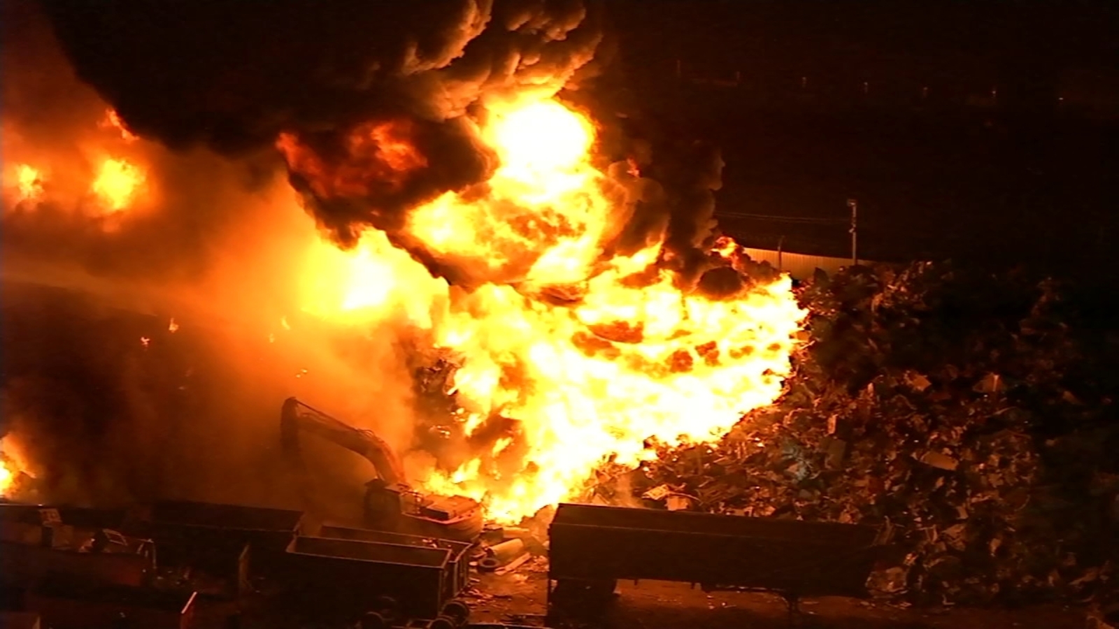 Philadelphia firefighter injured in fall battling 4-alarm Kensington ...