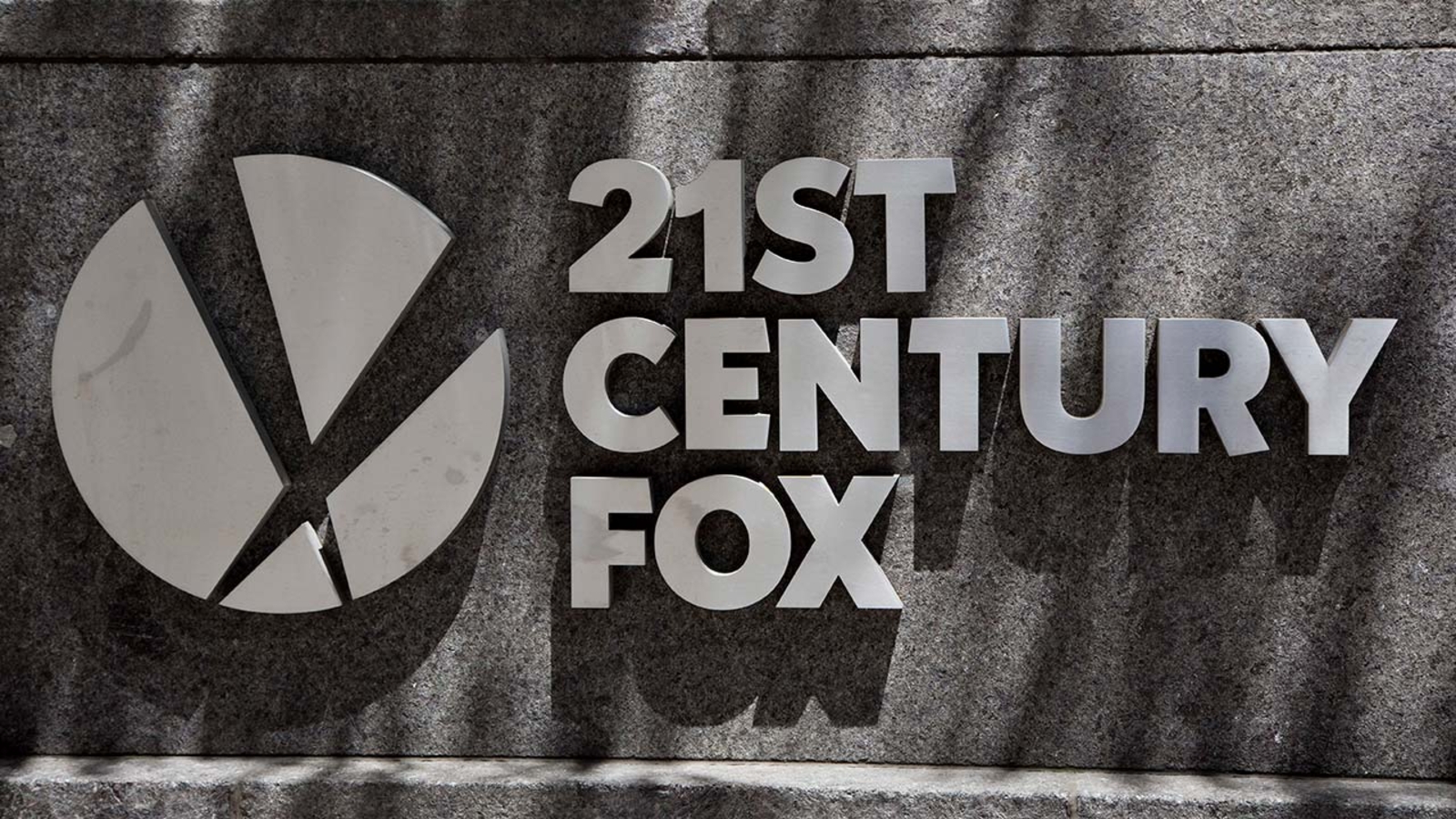 Comcast dropping out of Twenty-First Century Fox bidding war - ABC30 Fresno
