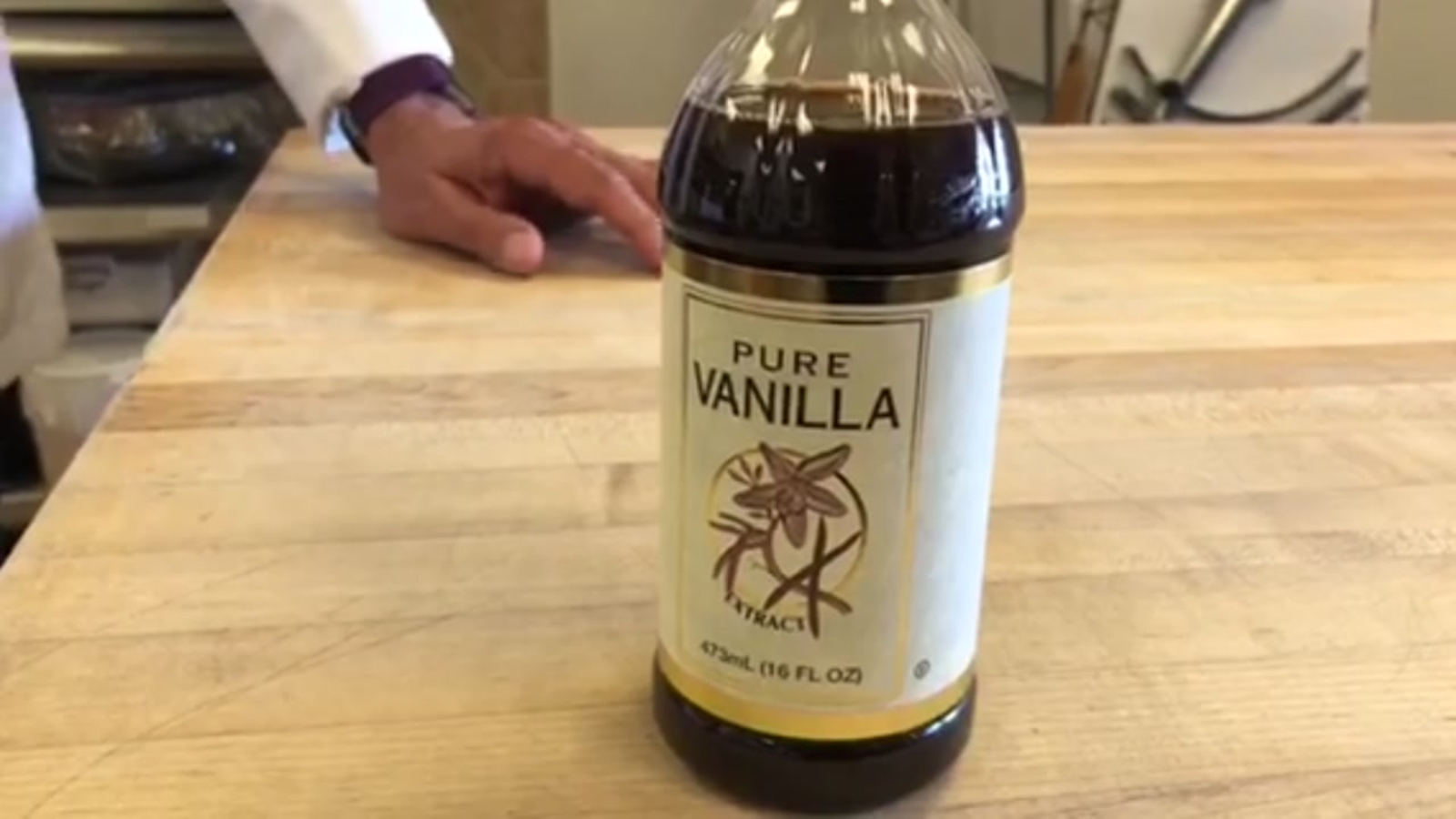 Vanilla extract getting too expensive? This is how to make your own ...