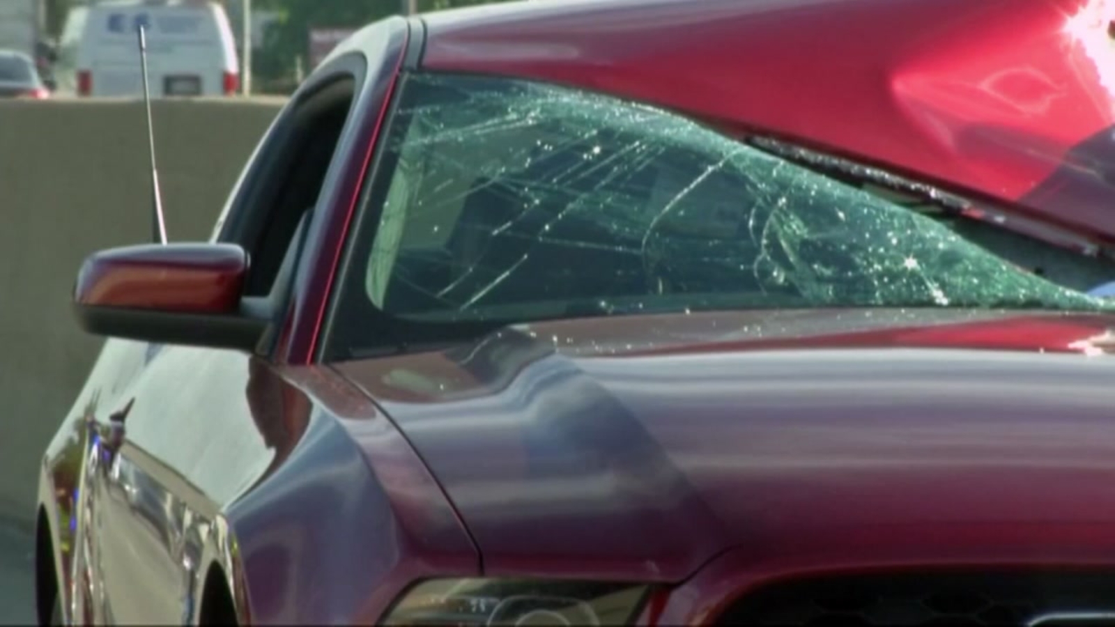 Woman Killed After Tire Hits Car Windshield Abc13 Houston