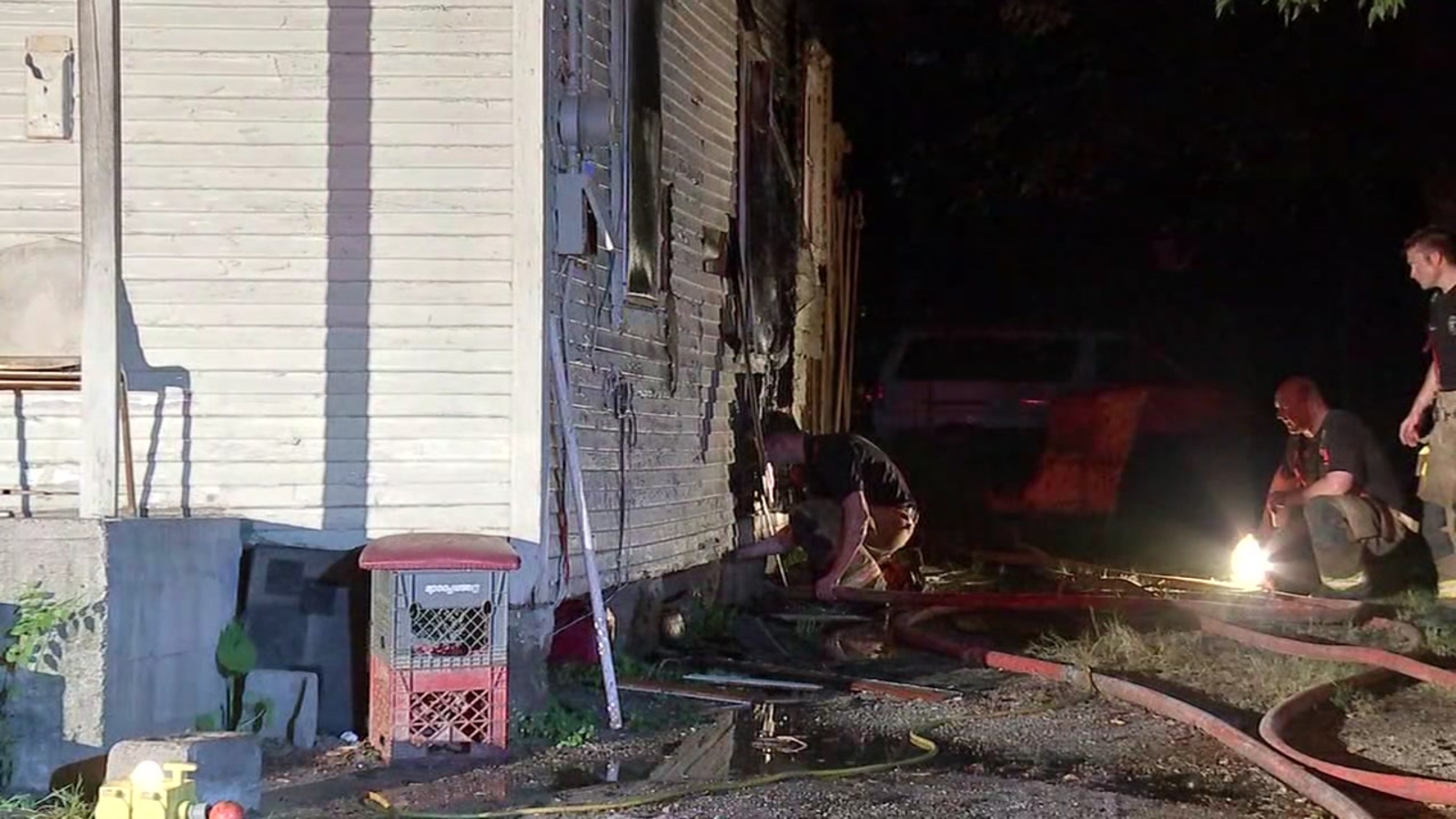 Sleeping family escapes house fire in northeast Houston - ABC13 Houston