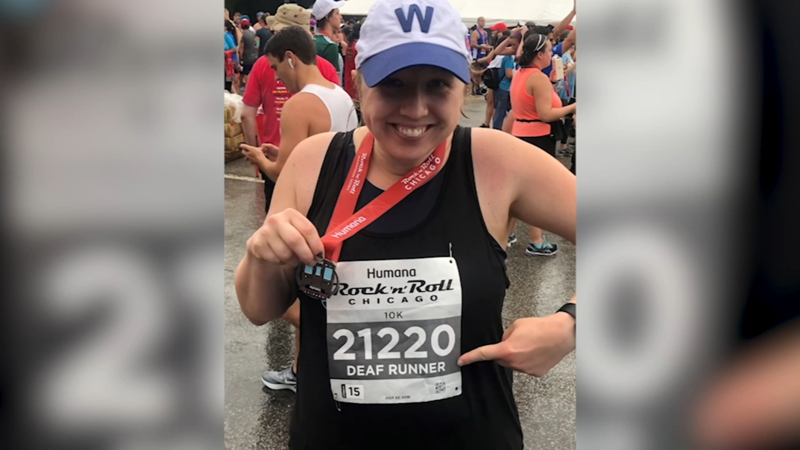 Deaf runner completes Rock 'n' Roll Chicago Half Marathon - ABC7 Chicago