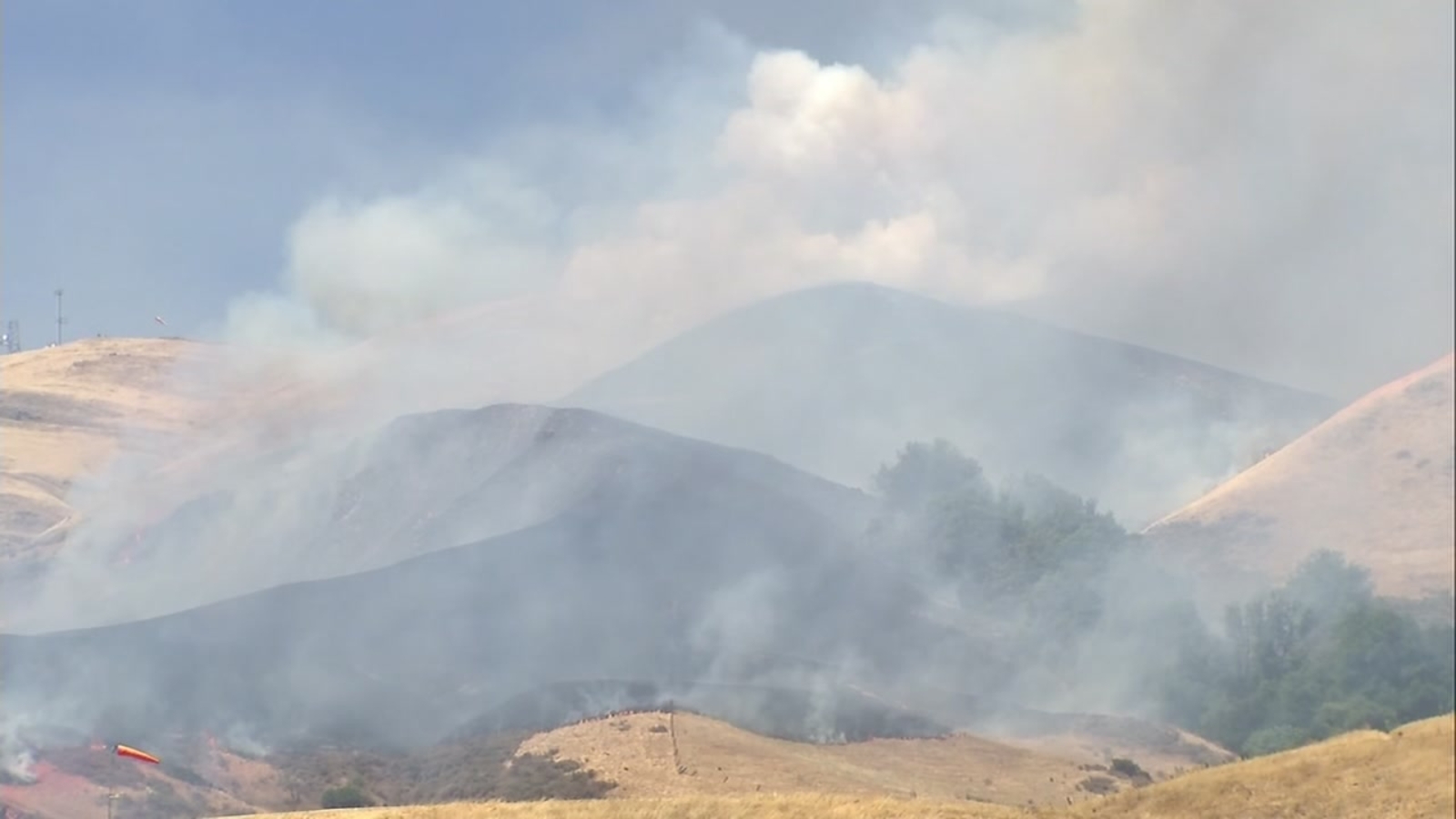 Containment for fire burning above Milpitas jumps overnight - ABC7 San ...