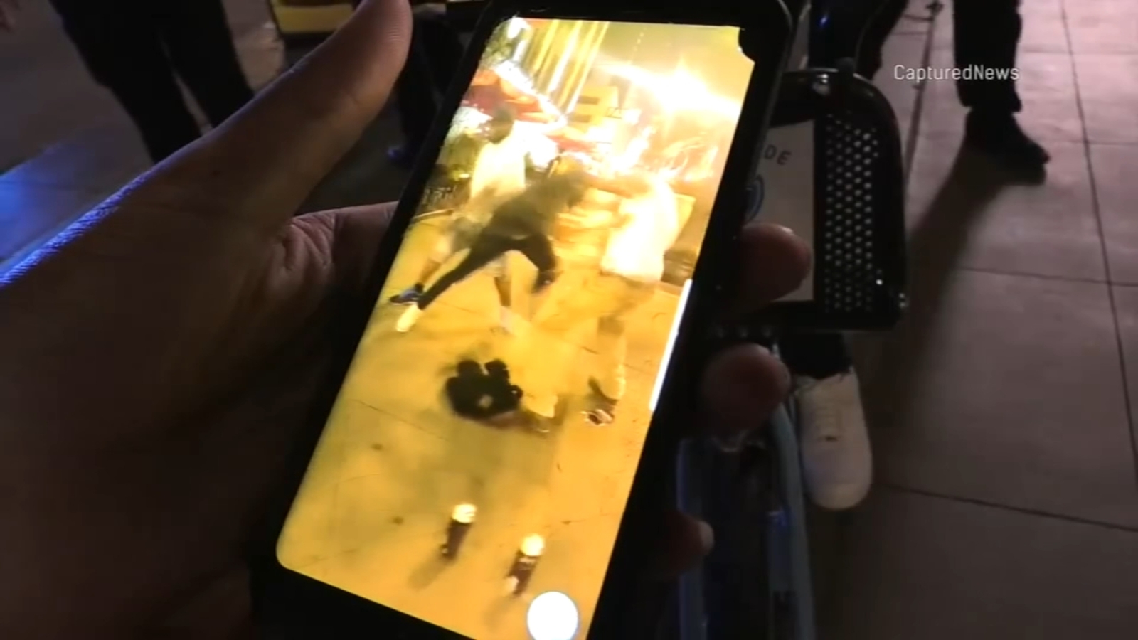 Chicago Loop stabbing caught on video - ABC7 Chicago