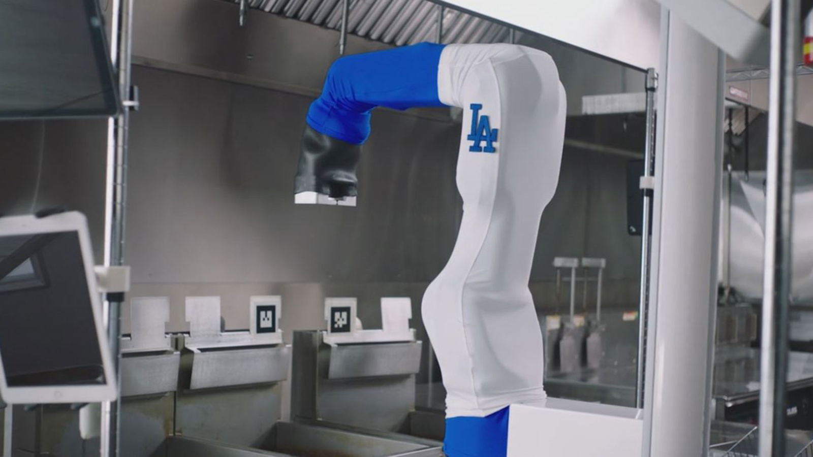 Robot cook Flippy is coming to Dodger Stadium in August - ABC7 Los Angeles