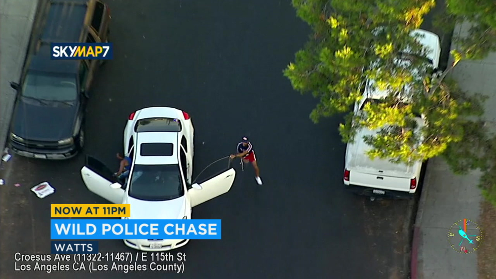 Robbery suspects lead police on chase, flee moving vehicle in Watts ...