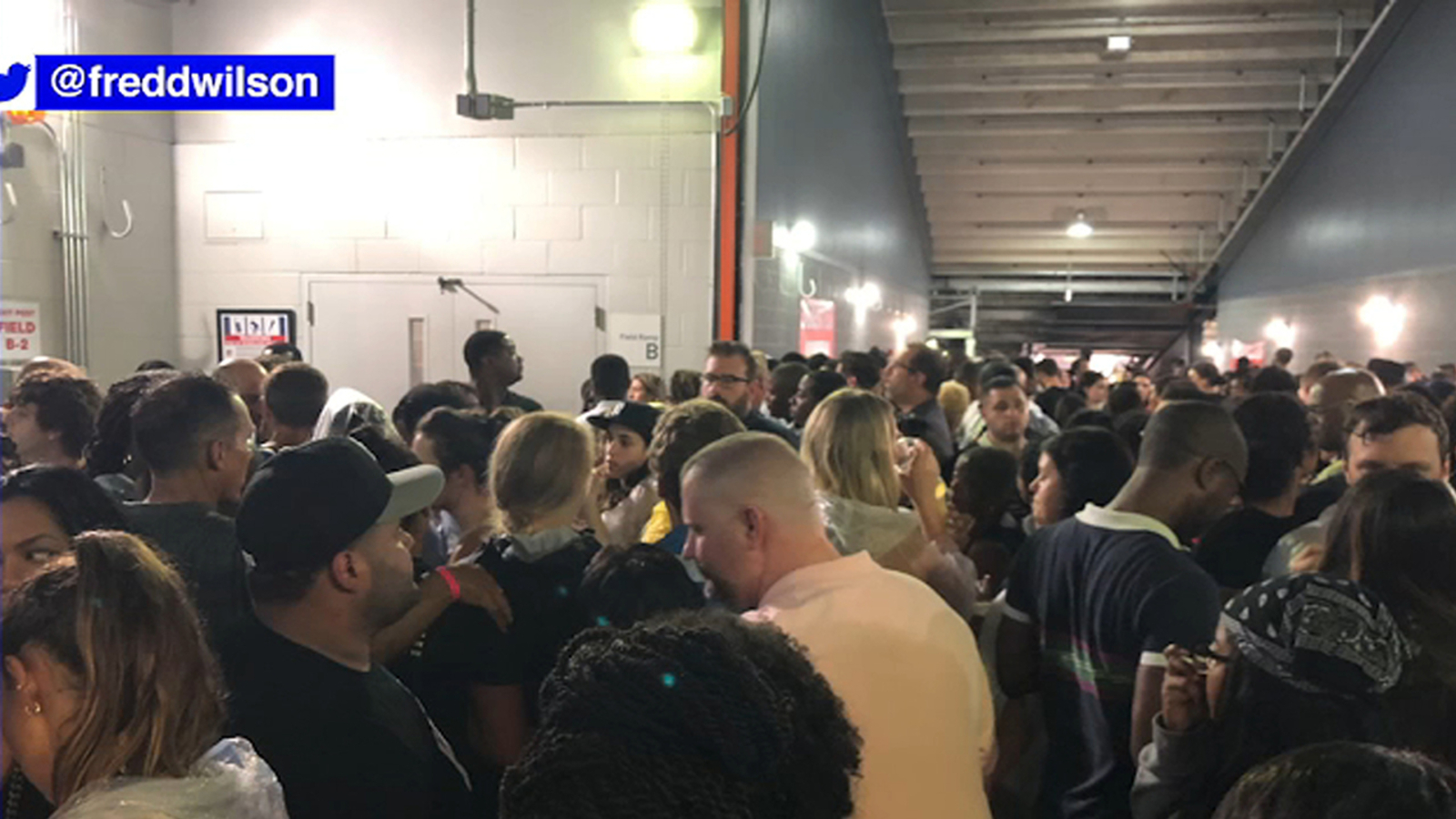 Bad weather forces Beyonce and Jay-Z concert fans inside MetLife ...