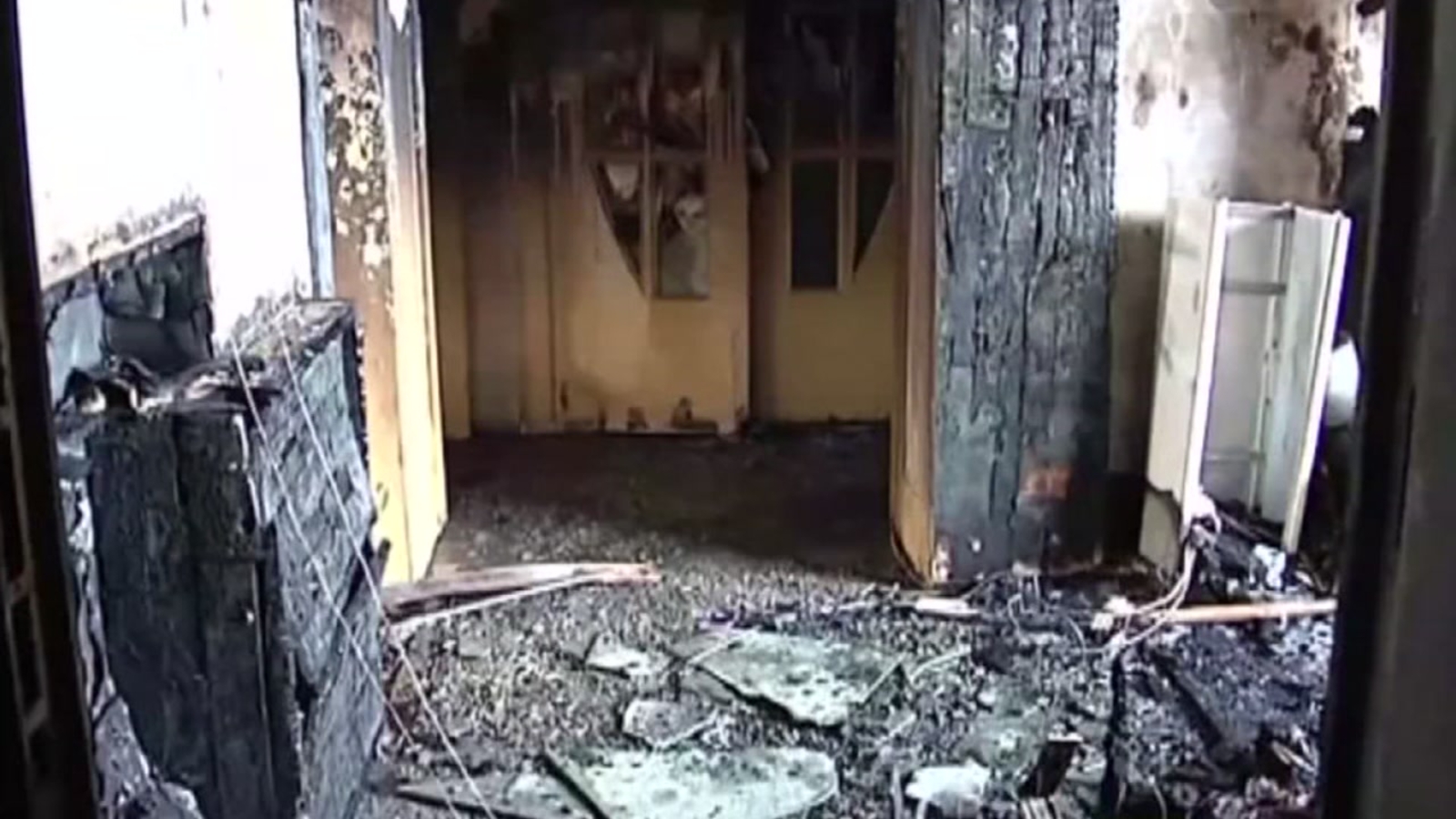 Mother tosses children out of burning building to save their lives ...