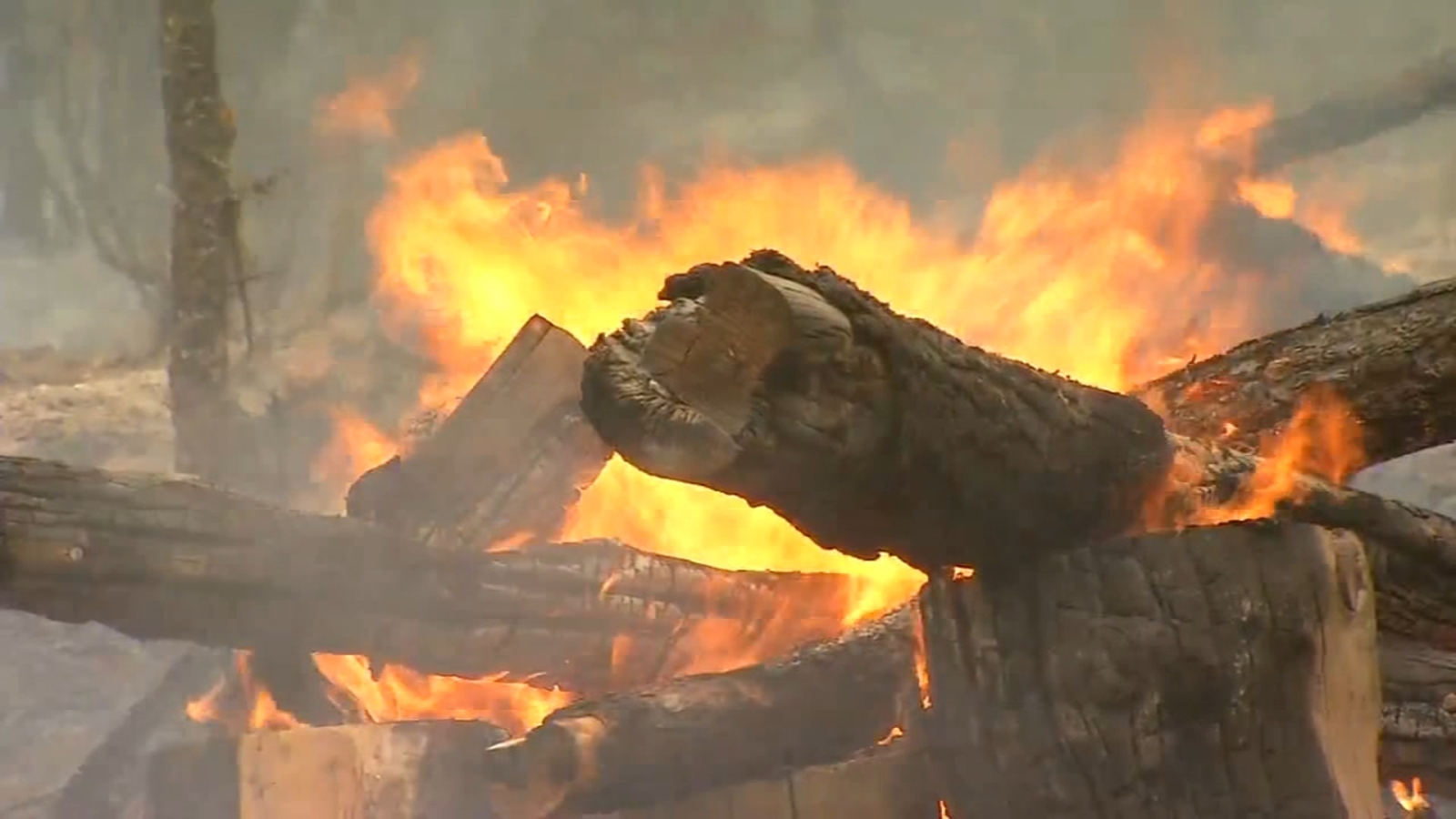 Ferguson Fire explodes in size as containment shrinks - ABC30 Fresno