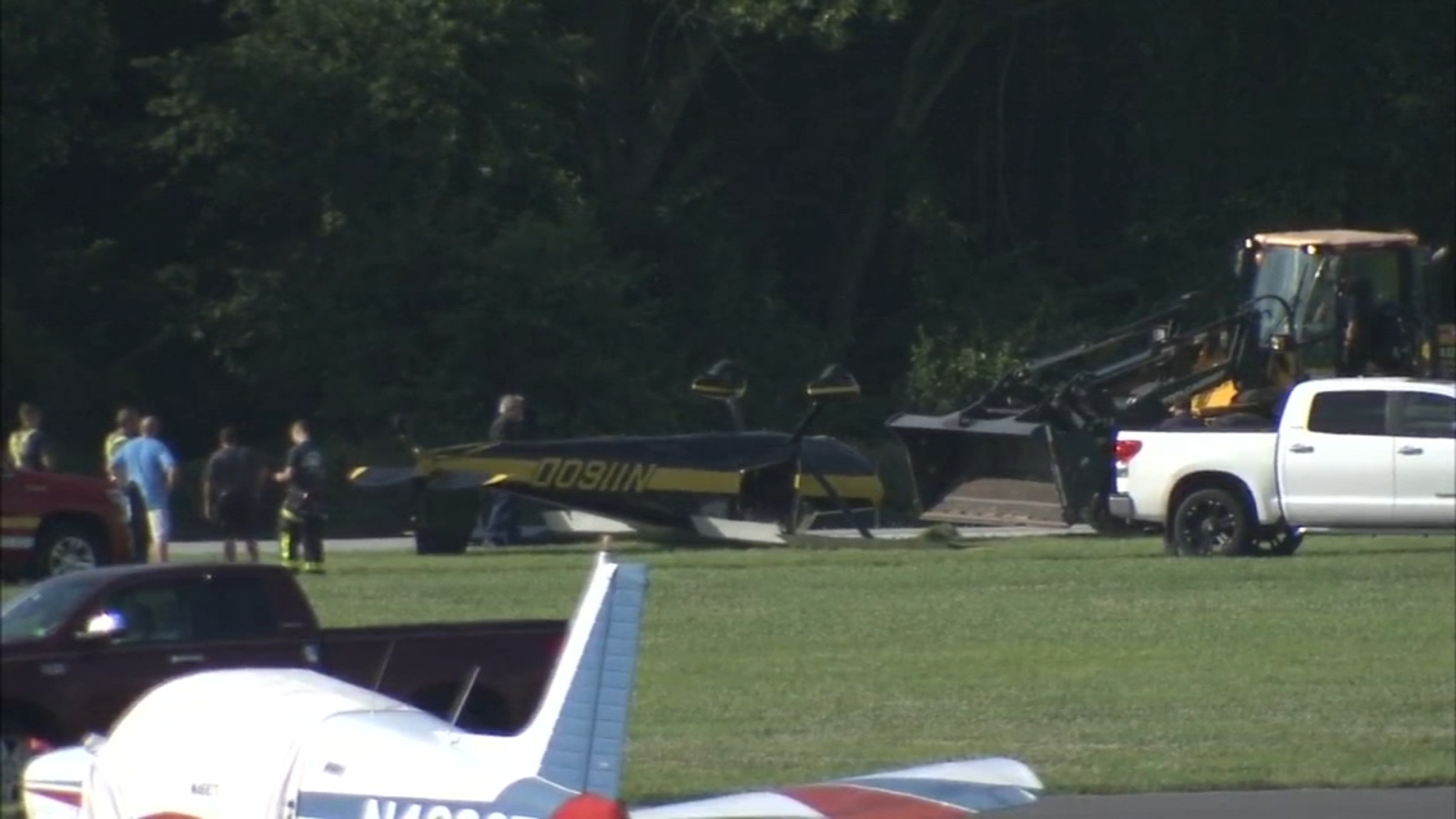 Pilot survives rough landing in Burlington County - 6abc Philadelphia