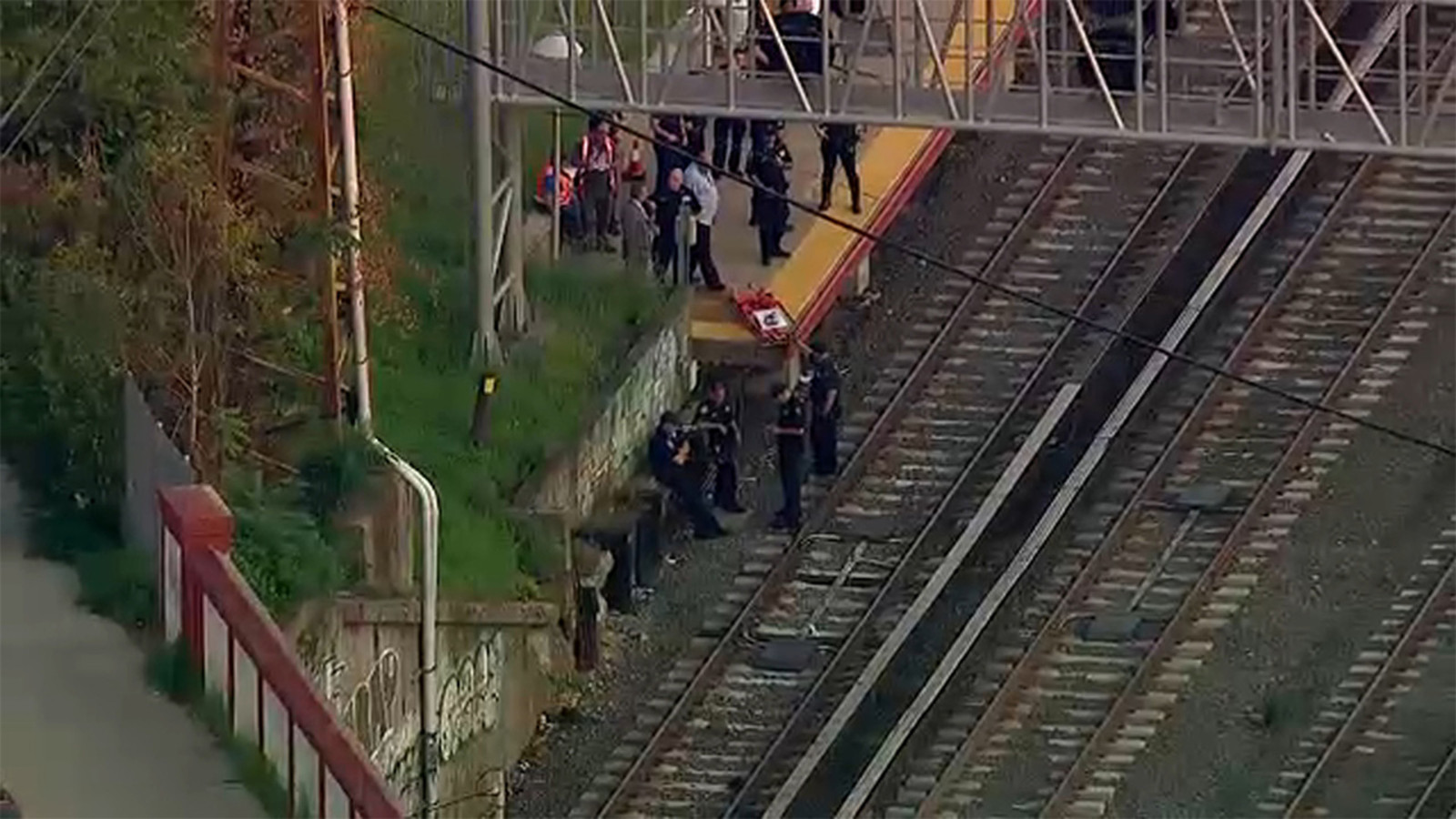 2 people hit on LIRR tracks creates service disruptions - ABC7 New York