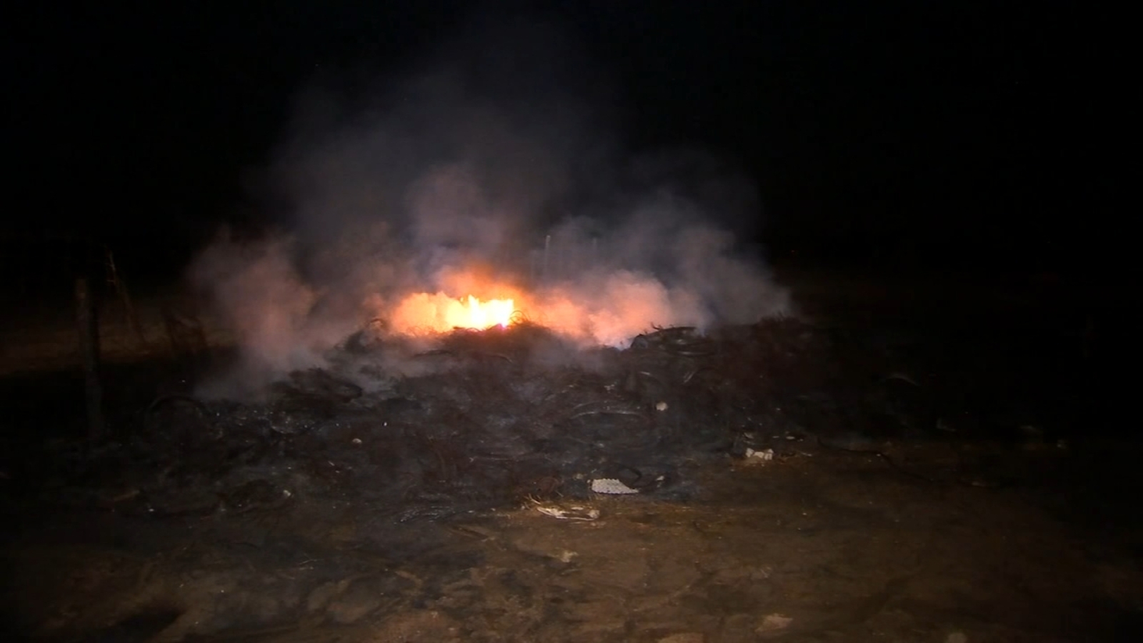Firefighters make quick work of tire fire in Earlimart - ABC30 Fresno