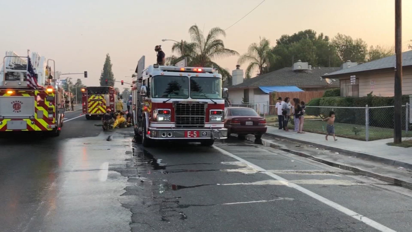 13 people displaced after apartment fire in Central Fresno - ABC30 Fresno