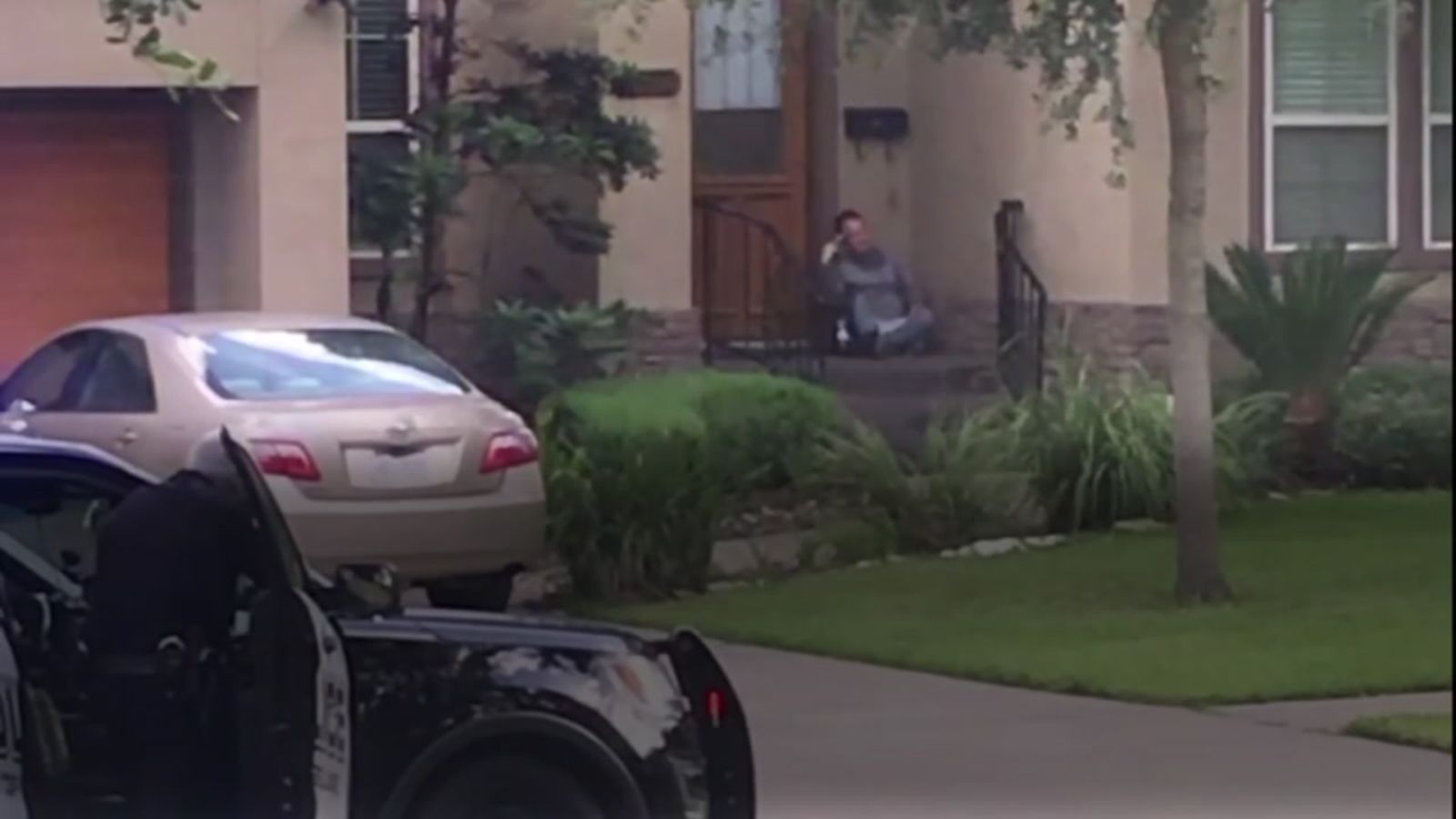 Armed man arrested after hours-long SWAT standoff in Bellaire - ABC13 ...