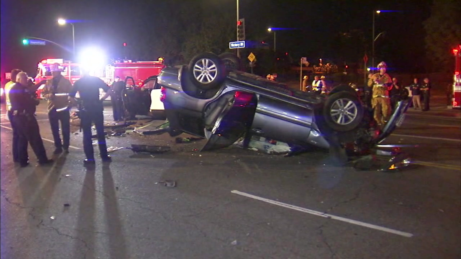 9 injured in crash involving LAPD car in Lake Balboa - ABC7 Los Angeles