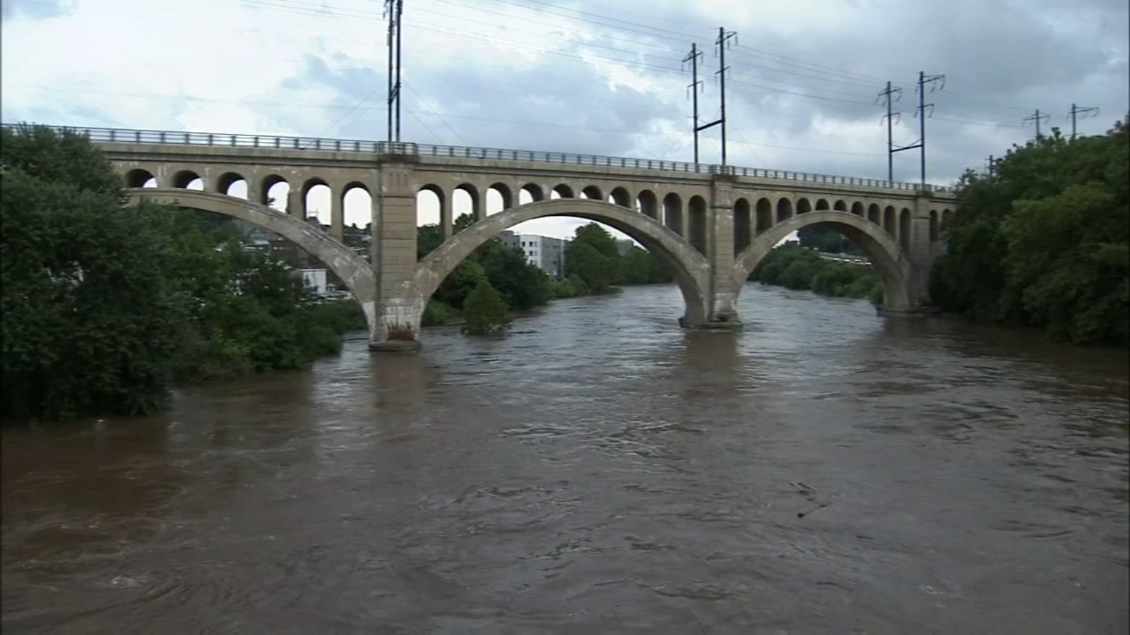 Manayunk businesses, residents on alert for Schuylkill River flooding ...