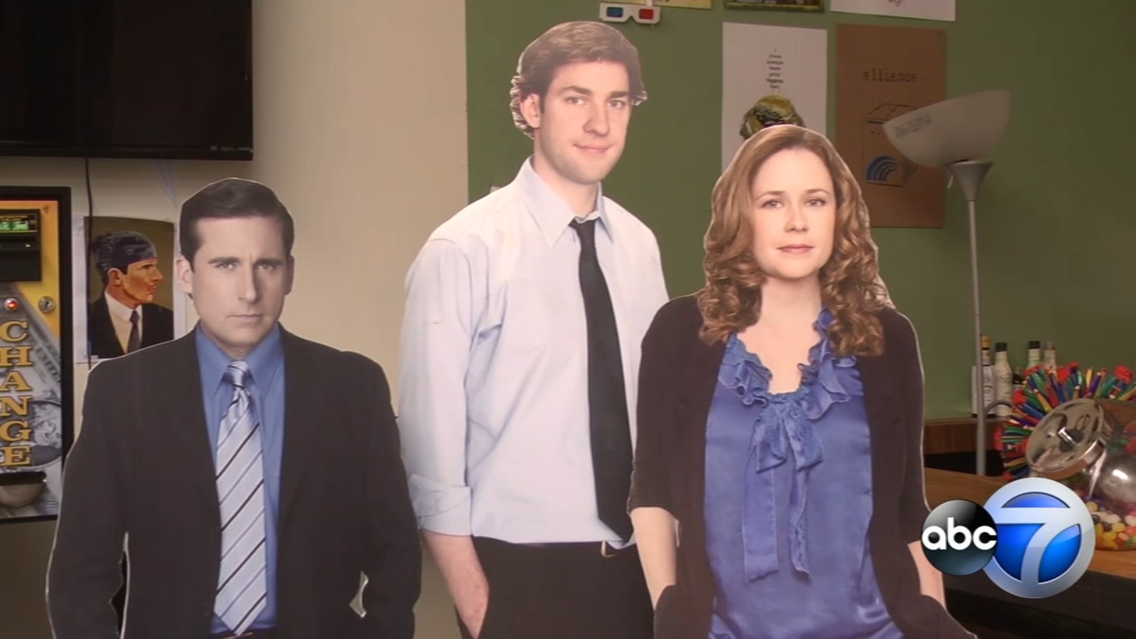 Chicago bar transforms into 'The Office' - ABC7 Chicago