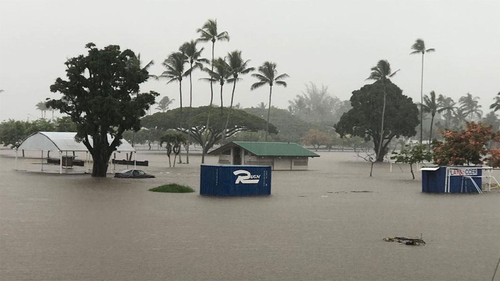 Hawaii resident talks lack of shelters as Hurricane Lane hits - ABC7 ...
