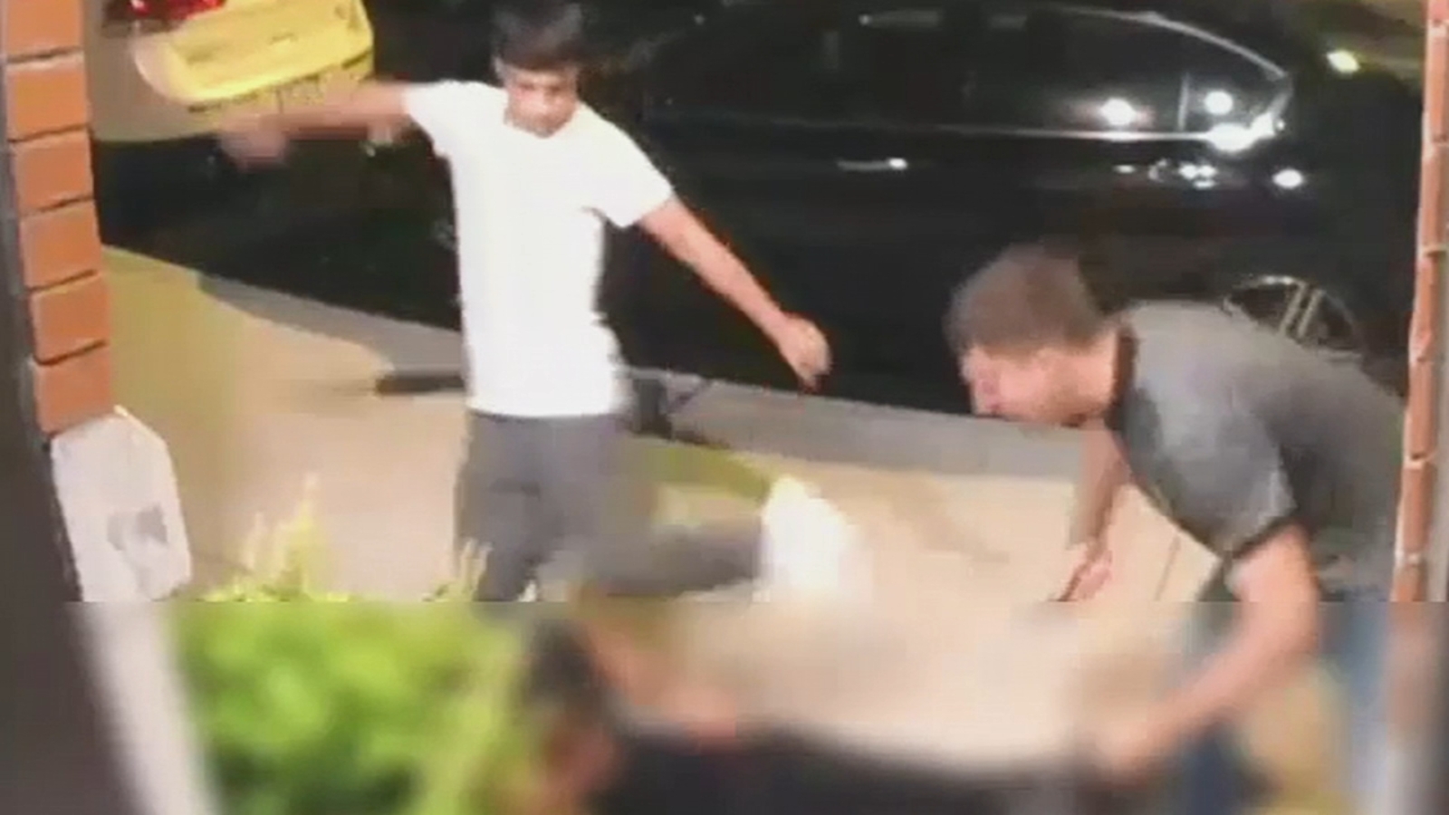 Suspects pull knife, beat man during robbery in South Philadelphia ...