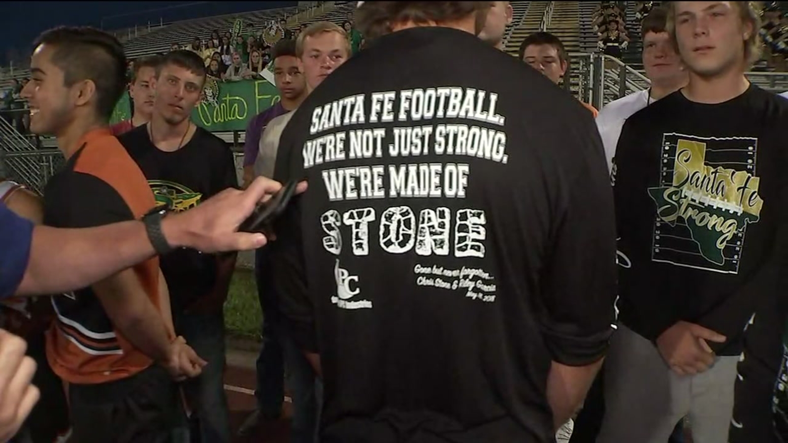 Cheerleaders and football team honor Santa Fe shooting victims during ...