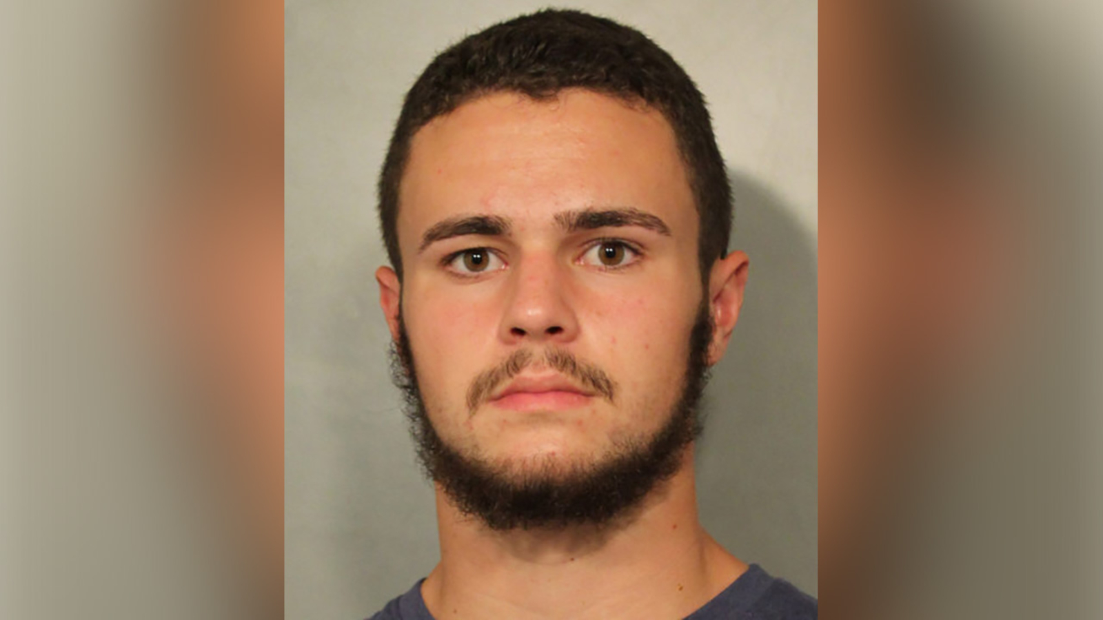 Man dressed as clown chases kids with stun gun at Long Island park ...