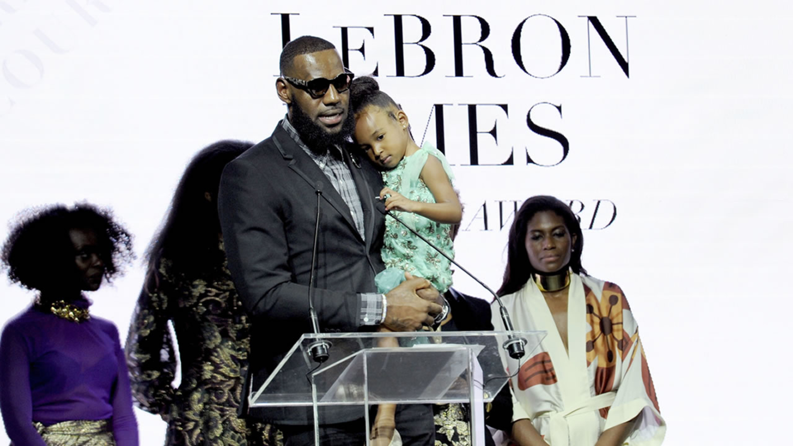 LeBron James says in Colin Kaepernick reference: 'I stand with Nike ...