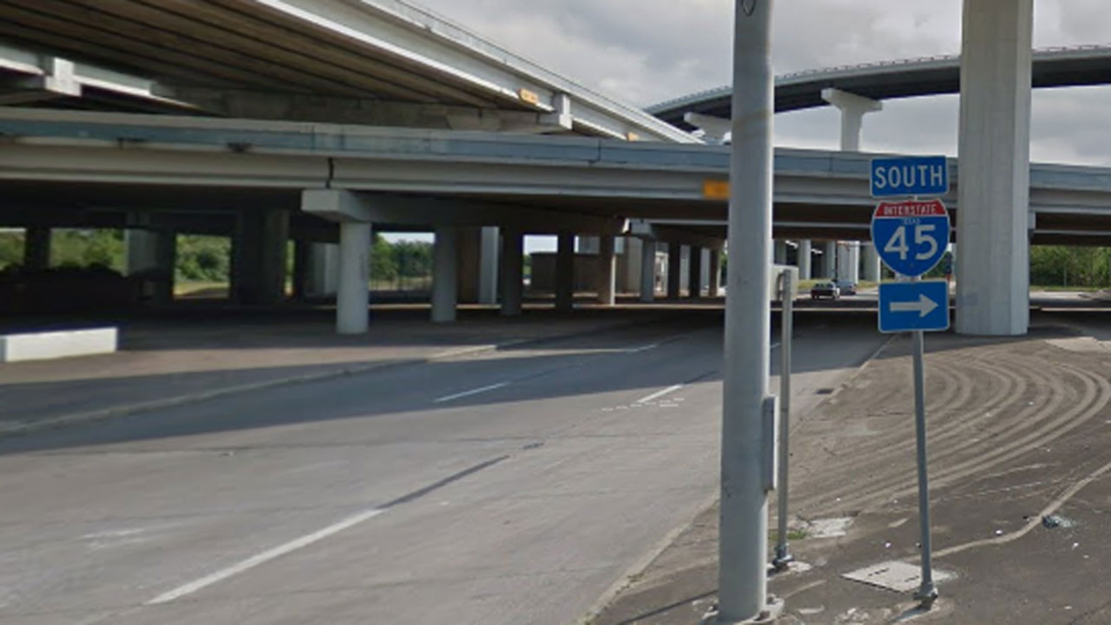 Driver grazed by bullet chases suspect down the Gulf Freeway - ABC13 ...