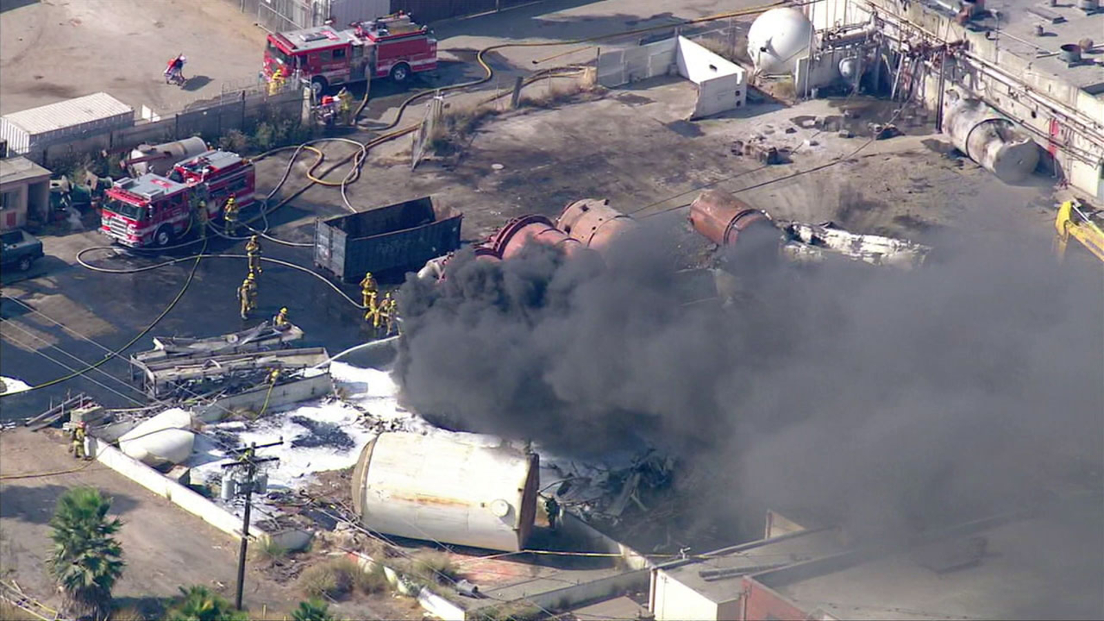 Harbor Gateway fire: Thick smoke rises above South Bay after tanker ...