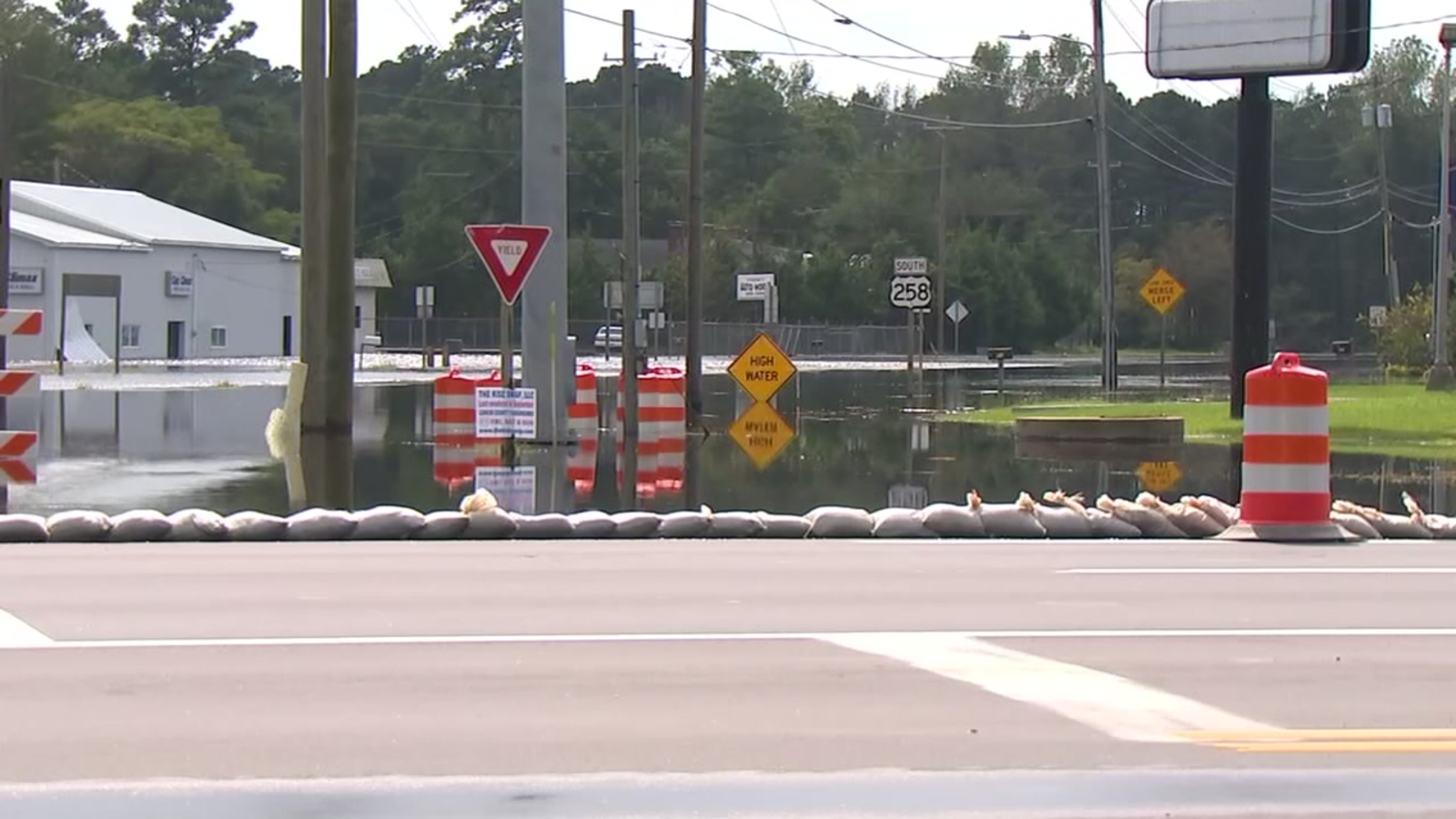 Florence flooding: More flooding threatens Kinston neighbors living ...