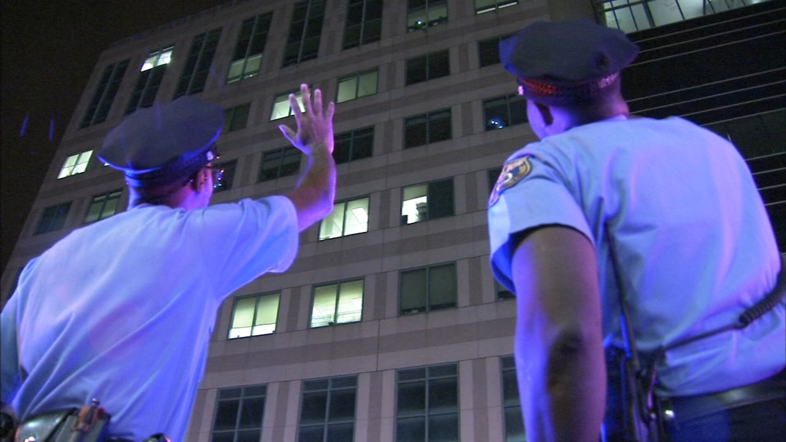 Good Night Lights: Philadelphia police give salute to young patients ...