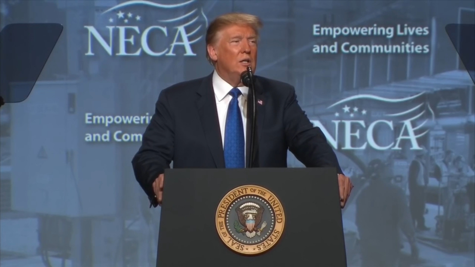 President Trump speaks to contractors in Philadelphia amid protests ...