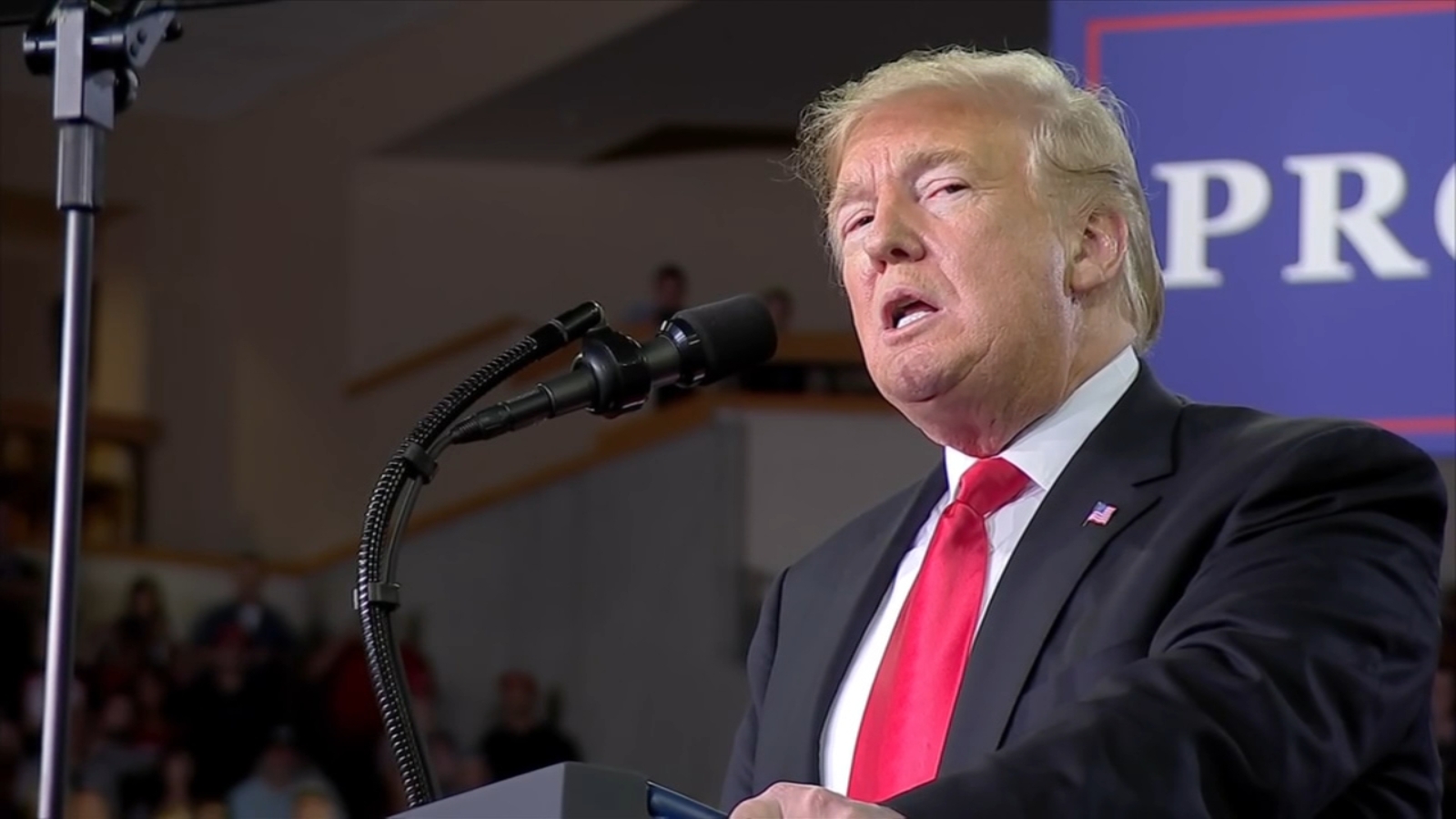 President Trump holds Pennsylvania rally, prays for Hurricane Michael ...