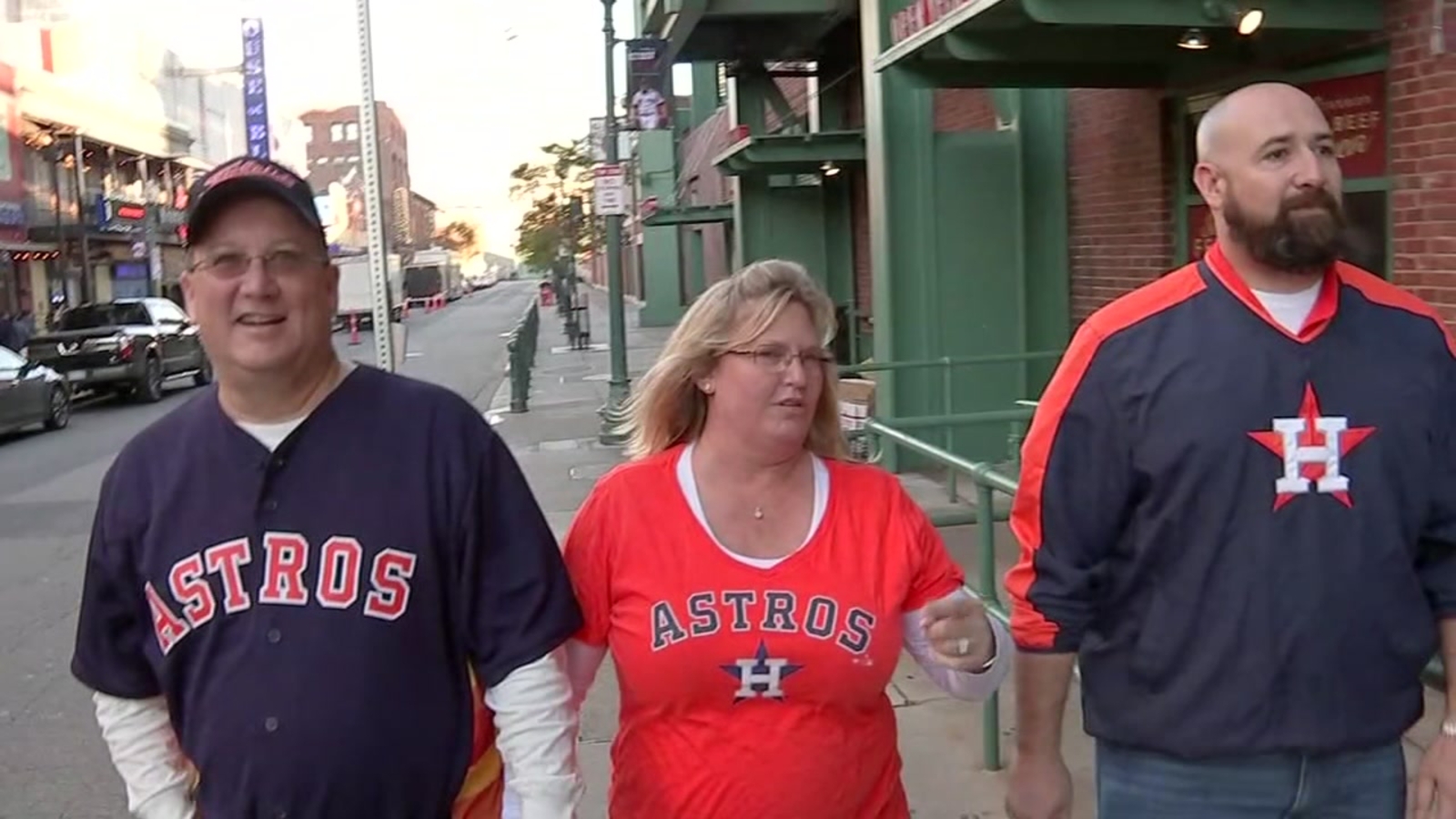 Astros fans bringing Houston spirit to Fenway Park in Boston - ABC13 ...