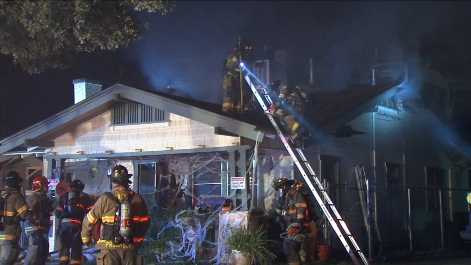 Toddler knocks over candle sparking Southeast Fresno house fire - ABC30 Fresno