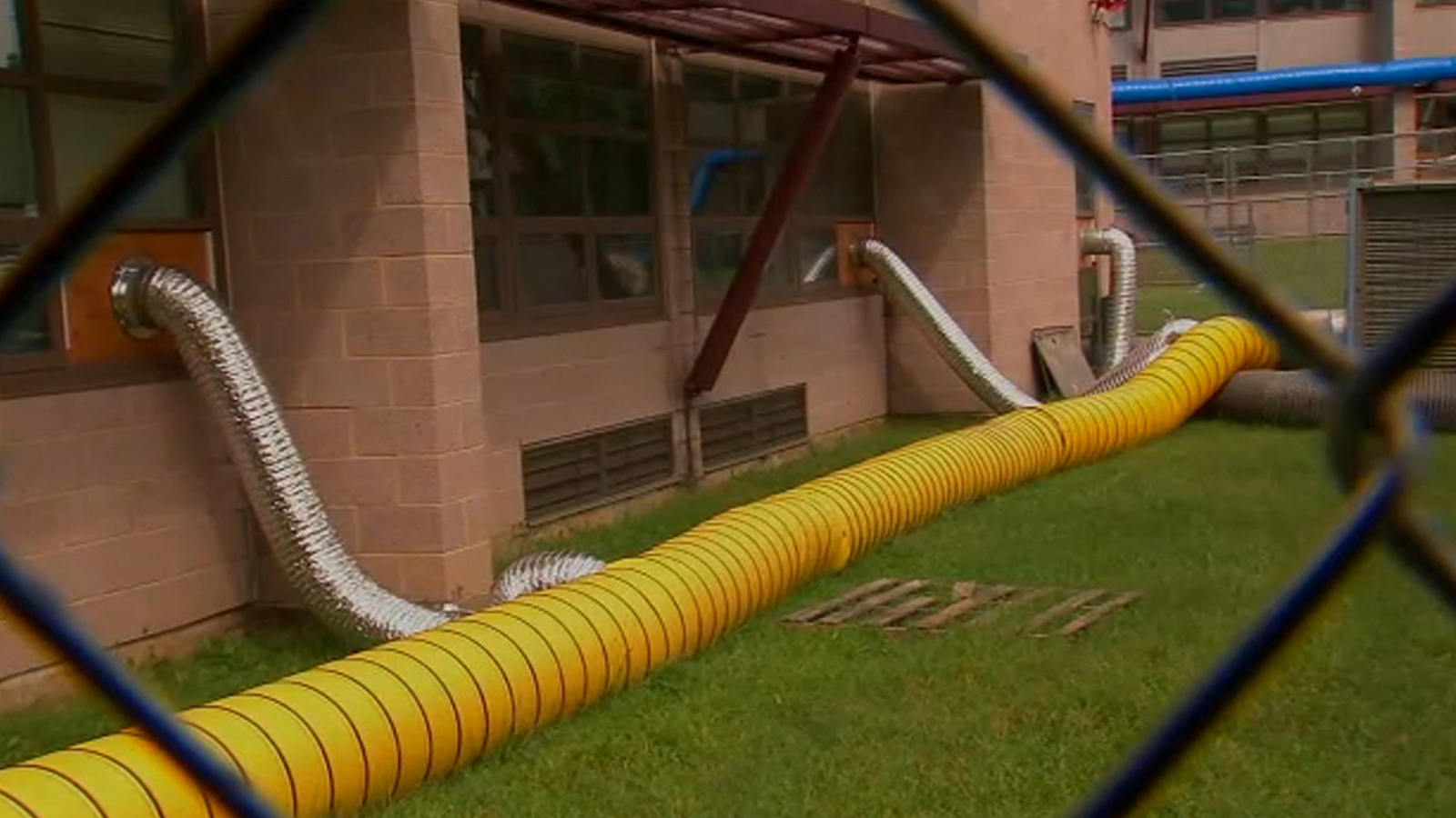 Middle school to remain closed after mold in Westport, Connecticut ...