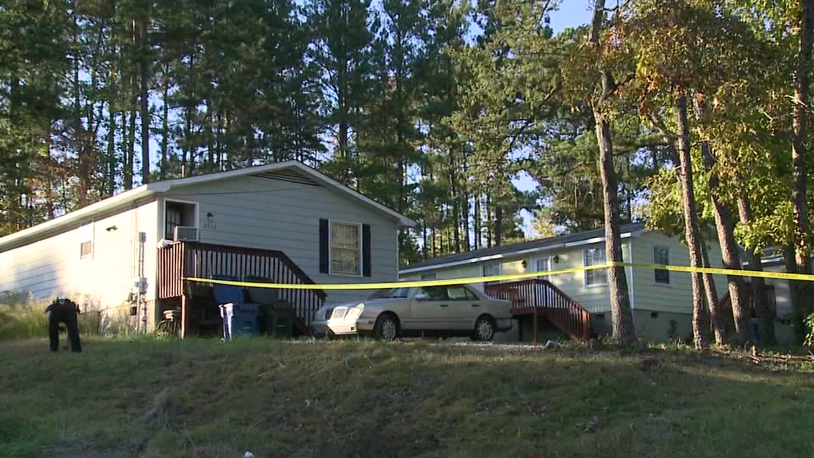 Durham police looking for 2 suspects after man shot during robbery ...