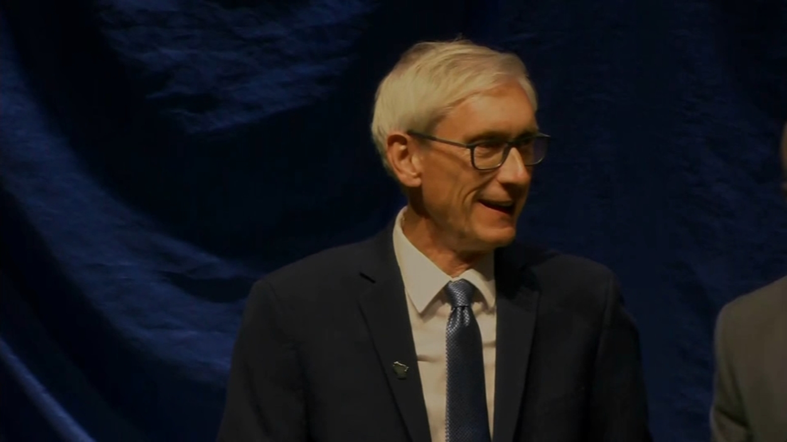 Democrat Tony Evers Defeats Gov Scott Walker In Wisconsin Election