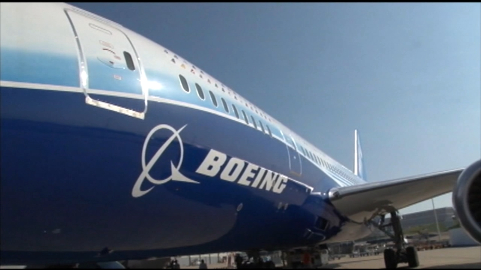 Boeing issues operational manual to airlines following Lion Air crash ...