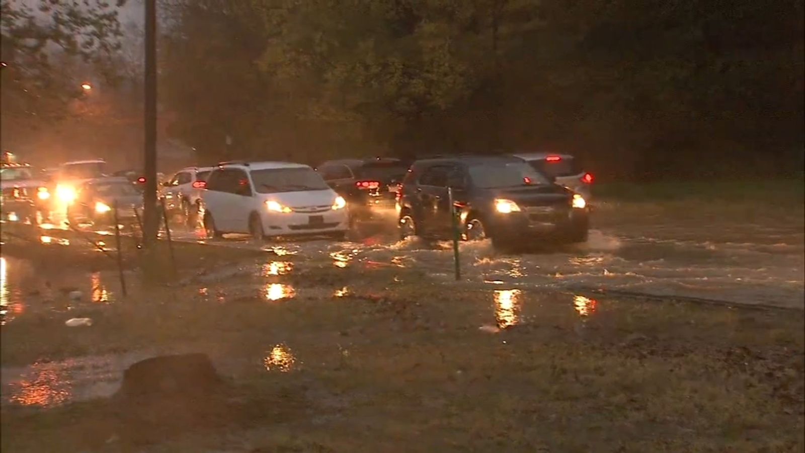 Flooding caused issues for Kelly Drive commuters - 6abc Philadelphia