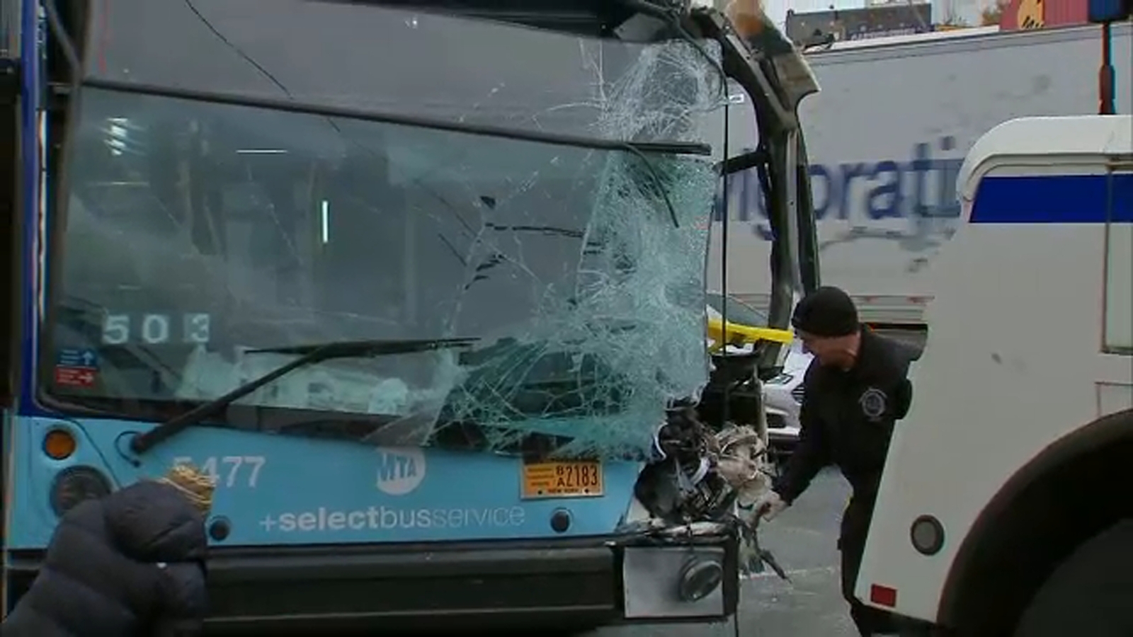 21 civilians, 5 firefighters hurt when firetruck, MTA bus collide in ...